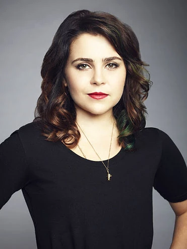 Mae Whitman | Voice Actors from the world Wikia | Fandom