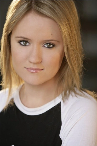 Aria Noelle Curzon | Voice Actors from the world Wikia | Fandom