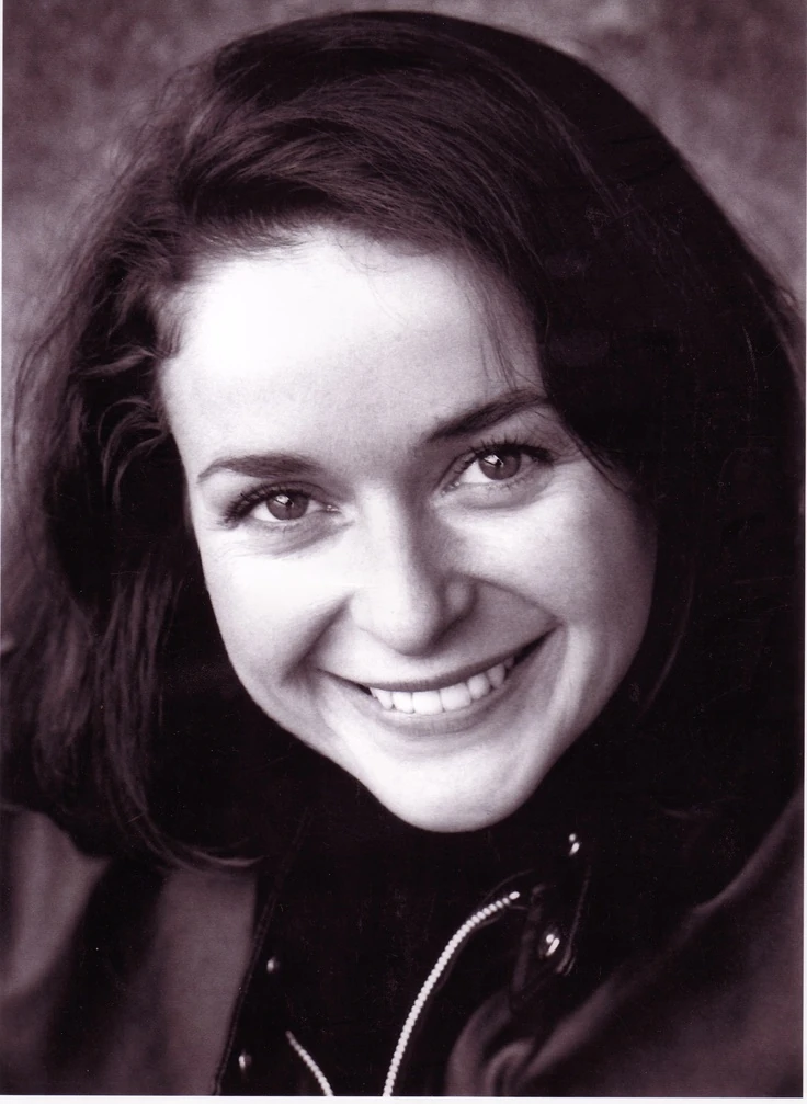 Julia Sawalha | Voice Adventures for the World Wiki | Fandom