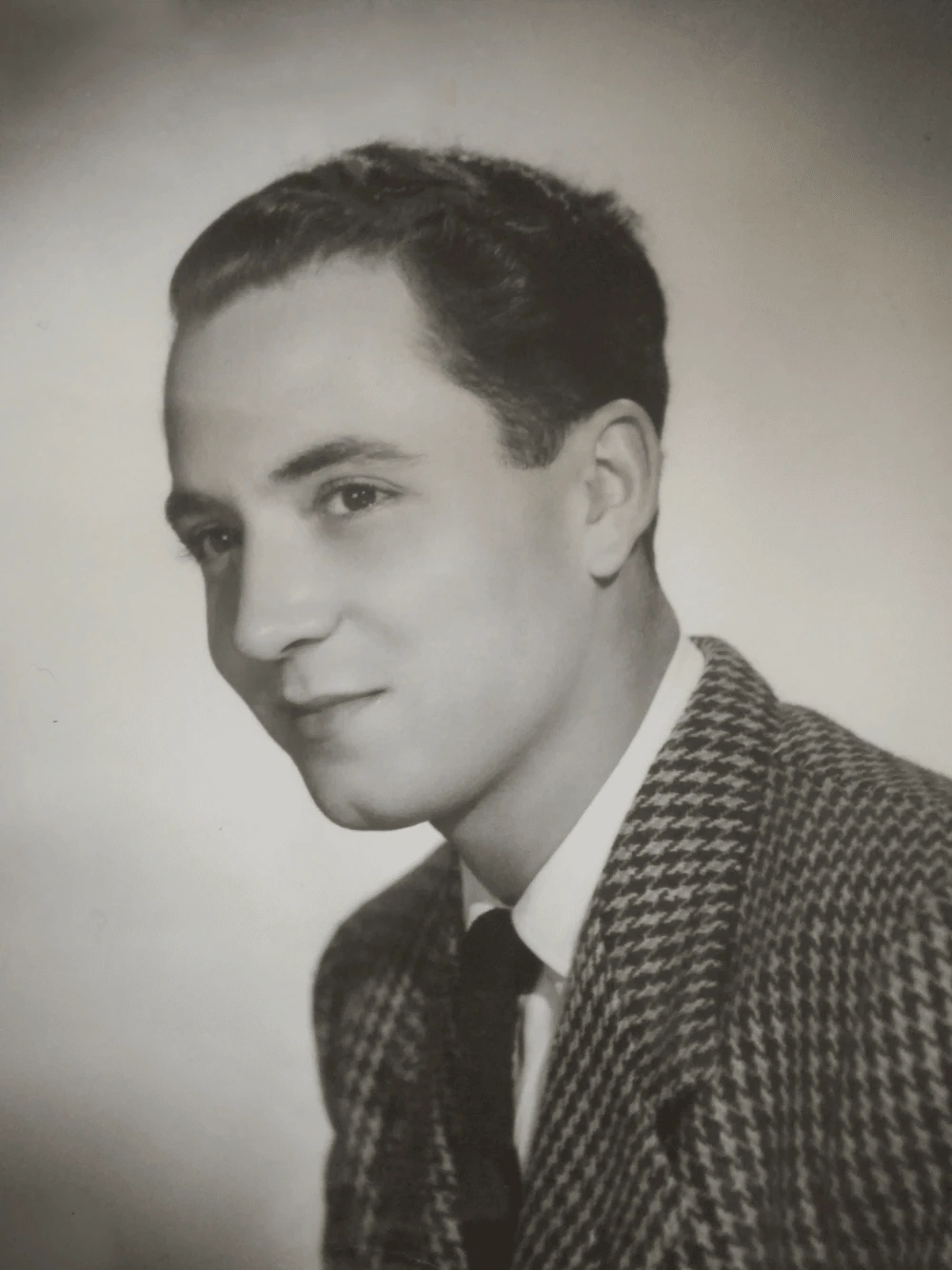 Luis Rizzo | Voice over and voice acting Wiki | Fandom