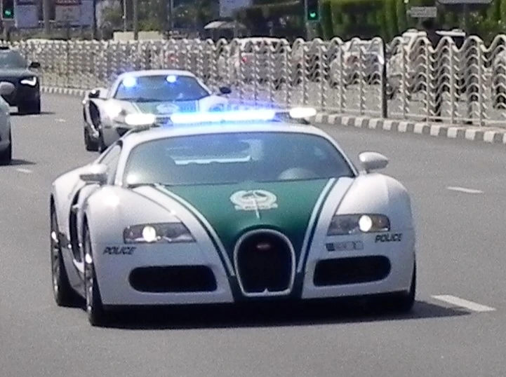 Bugatti Veyron | Wiki Voitures de police | Fandom
