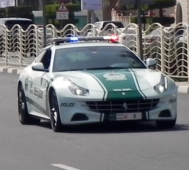 Ferrari FF | Wiki Voitures de police | Fandom