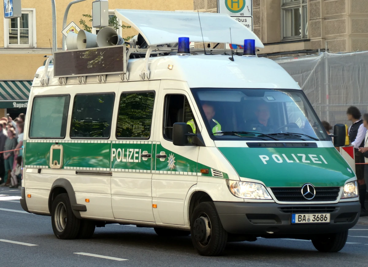 Mercedes-Benz Sprinter | Wiki Voitures de police | Fandom