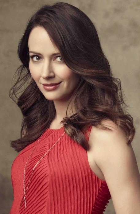 Samantha Groves | Voure Wiki | Fandom