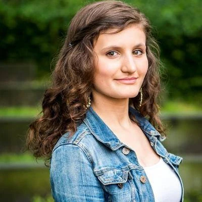 Angela Jakaj | Vtmfamilie Wiki | Fandom