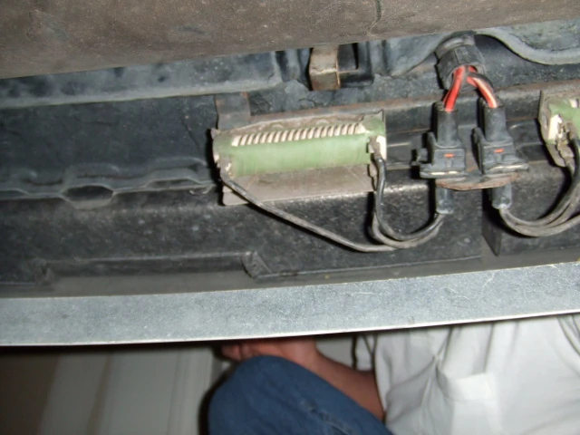 Radiator fan resistors | VW Eurovan Wiki | Fandom