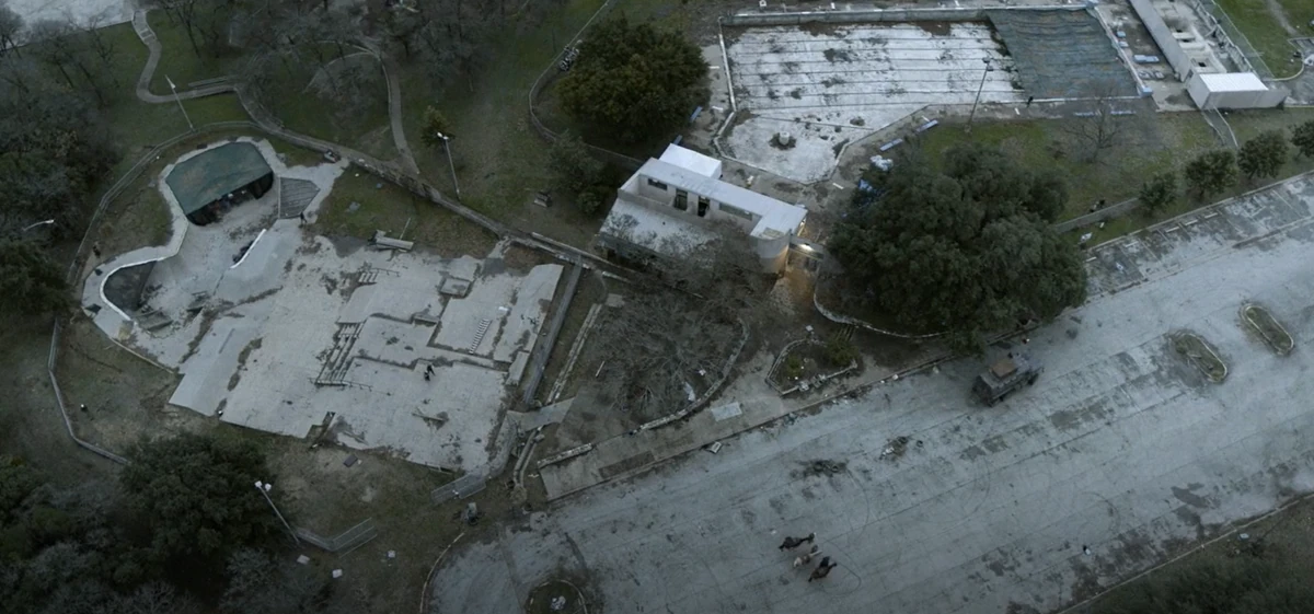 Mavis David Swimming Pool | Walking Dead Wiki | Fandom