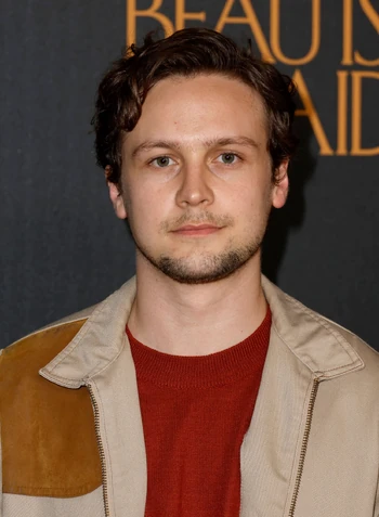 Logan Miller | Walking Dead Wiki | Fandom