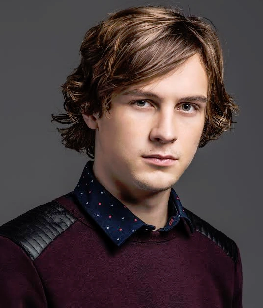 Logan Miller | Wikia The Walking Dead tiếng Việt | Fandom