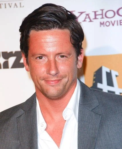 Ross McCall | Wikia The Walking Dead tiếng Việt | Fandom