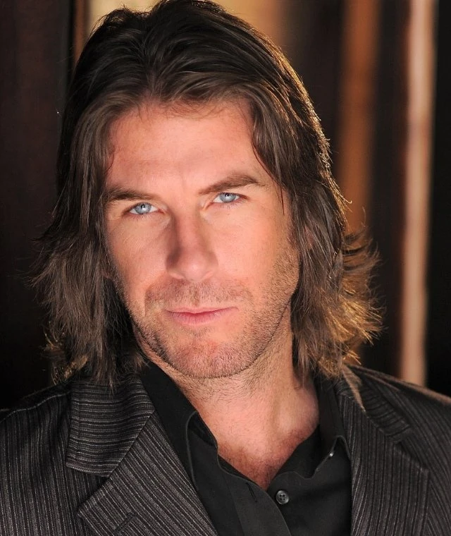 Clint James | Wikia The Walking Dead tiếng Việt | Fandom