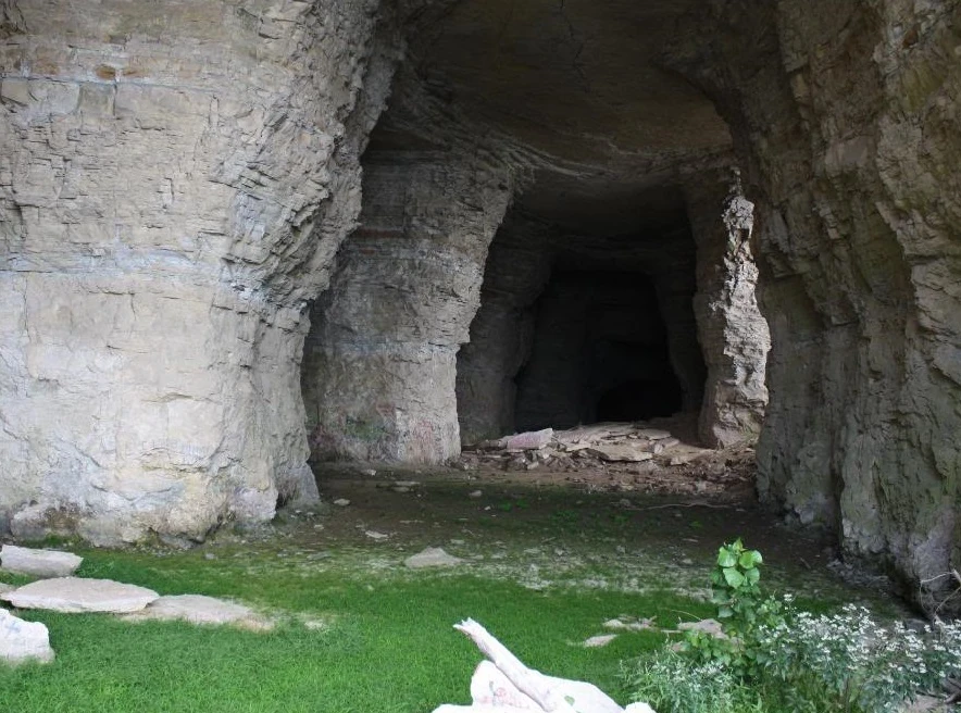 Cave of the Piasa Bird | Warehouse 13 Artifact Database Wiki | Fandom