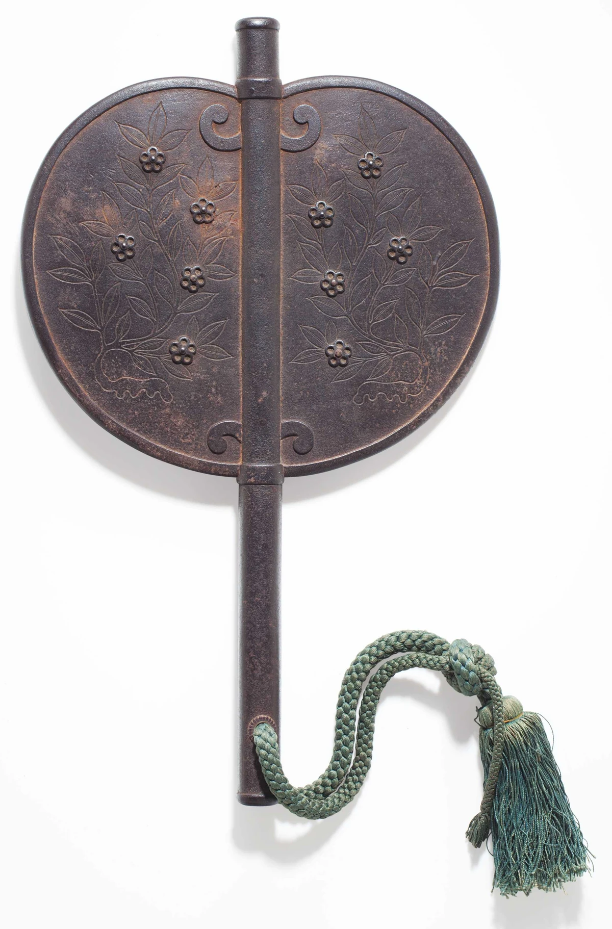 Tsunokuma Sekiso's Gunbai | Warehouse 13 Artifact Database Wiki | Fandom