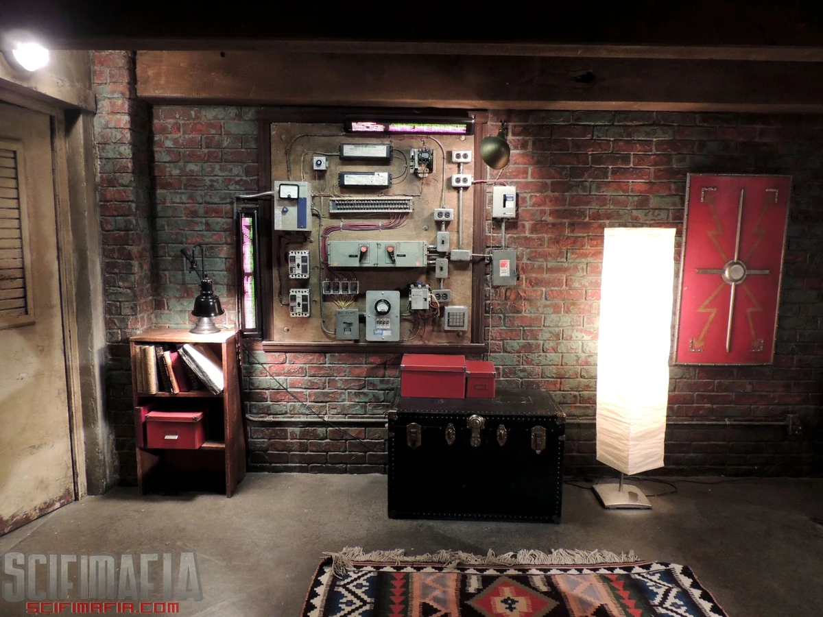 Tetsudo Formation Roman Shield | Warehouse 13 Artifact Database Wiki ...