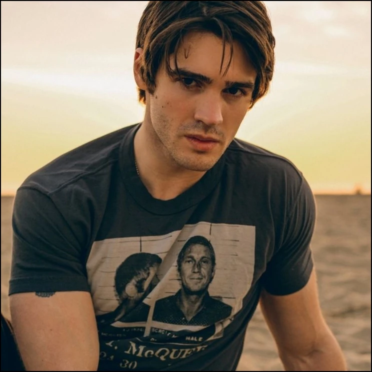 Simon Winchester (The Reversed Timeline) | Warehouse13:NextGeneration ...