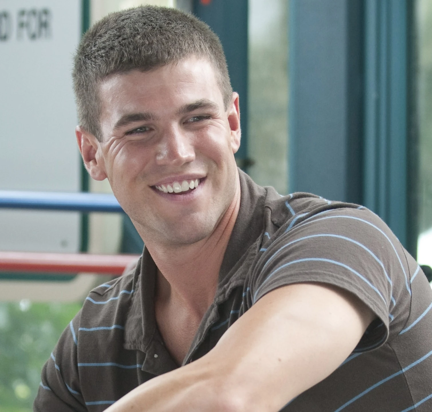 Austin Stowell Dolphin Tale