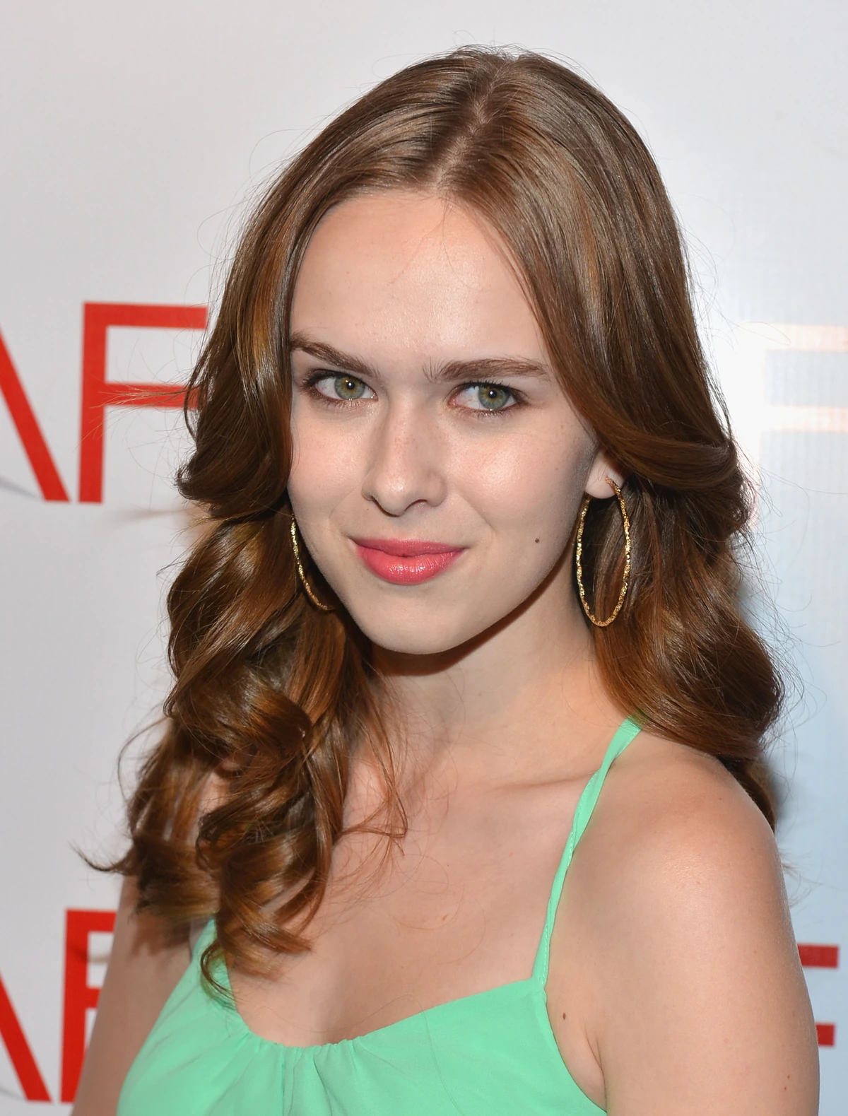 Elizabeth McLaughlin | Warner Bros. Entertainment Wiki | Fandom