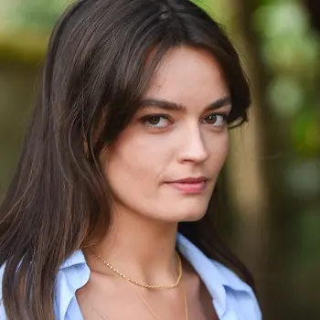 Emma Mackey | Warner Bros. Entertainment Wiki | Fandom