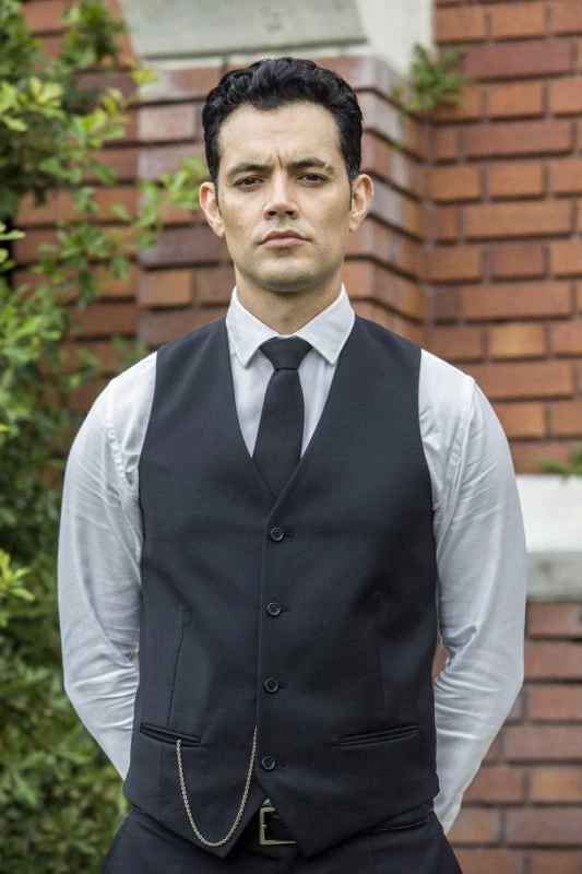 Raymond Collins | Warner Bros. Entertainment Wiki | Fandom