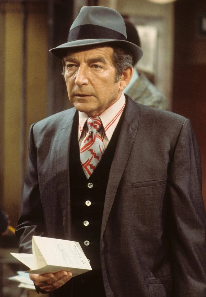 Leonard Stone | Warner Bros. Entertainment Wiki | Fandom