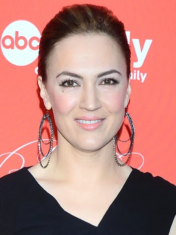 Lesley Fera | Warner Bros. Entertainment Wiki | Fandom