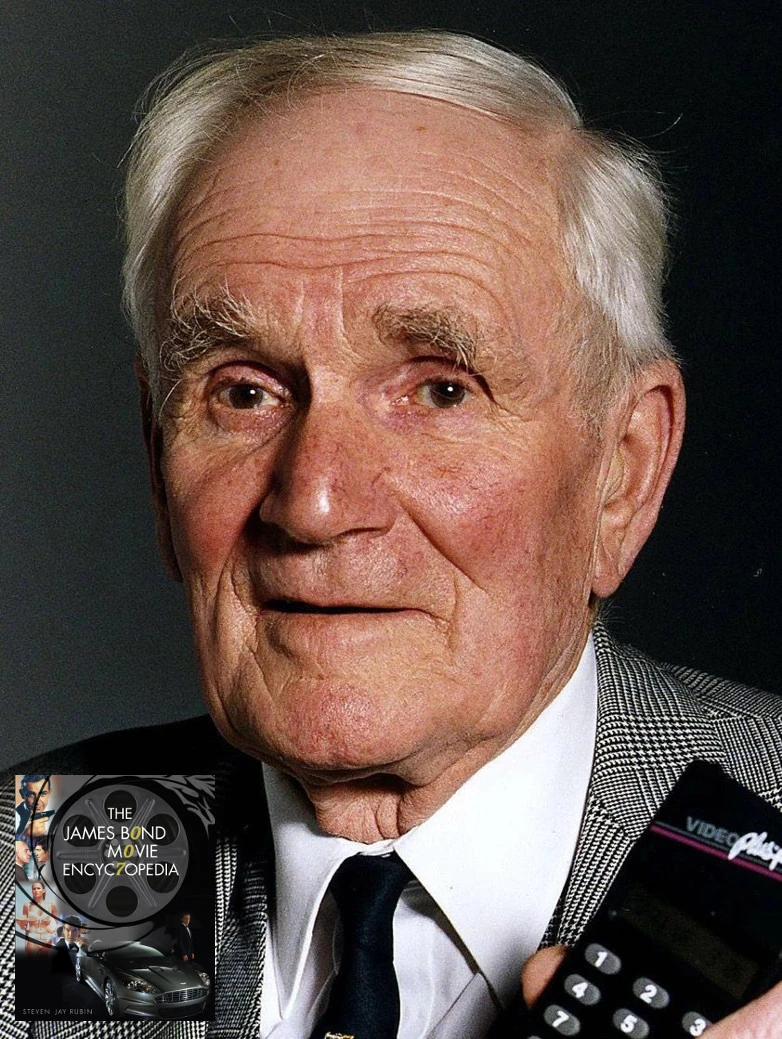 Desmond Llewelyn | Warner Bros. Studios, Leavesden Wiki | Fandom