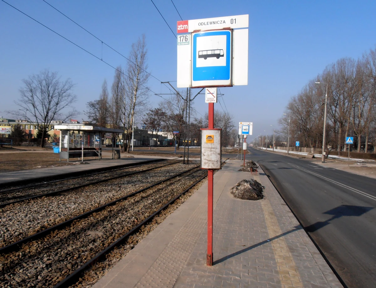 Zespół przystankowy Odlewnicza | Warszawikia | Fandom