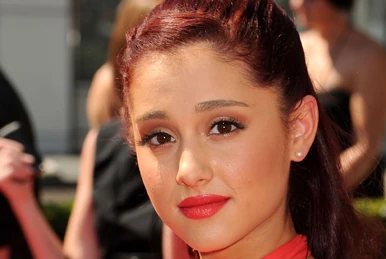 Miranda Cosgrove Pokies