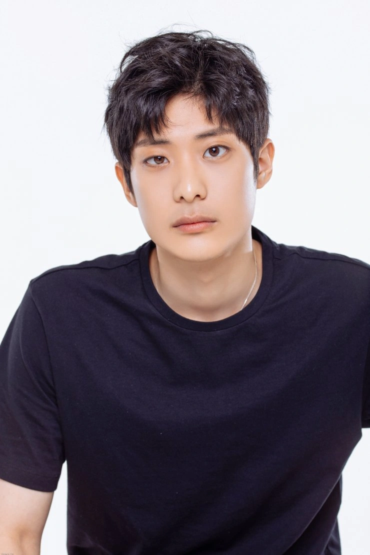 Lee Myeong-ro | Classe dos Heróis Fracos Wiki | Fandom