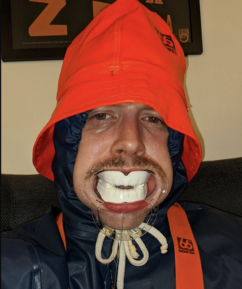 Rainwear Donkman | Webfishing Wiki | Fandom