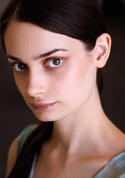 Квинн Ходис | Weeds вики | Fandom