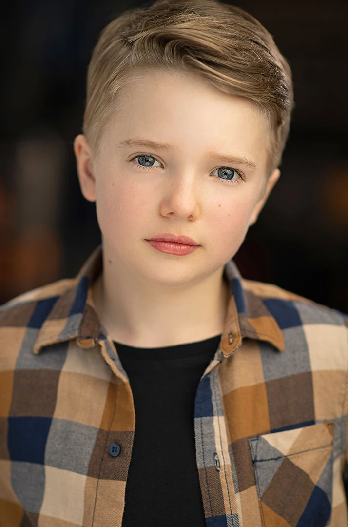 Brady Droulis | We Were Liars Wiki | Fandom