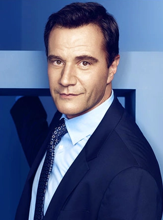 Peter Burke | Wiki White Collar ou FBI : Duo Très Spécial | Fandom
