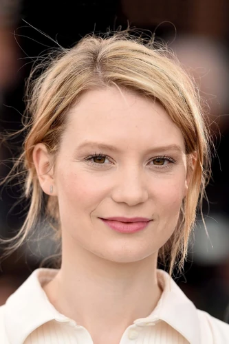 Mia Wasikowska | Whumpapedia Wiki | Fandom