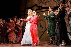 Idina Menzel Wicked Injury