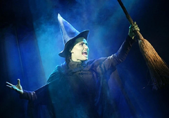 Idina Menzel Elphaba Defying Gravity