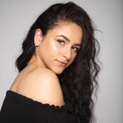 Zoe Karatzovalis | Wigglepedia | Fandom