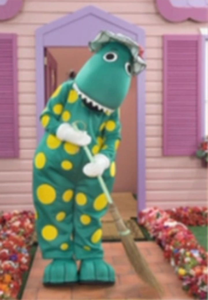 Wags Gets a New Collar | Wigglepedia | Fandom