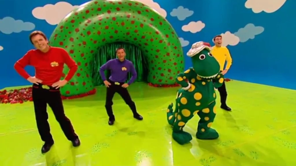 Sway From Side | Wigglepedia | Fandom