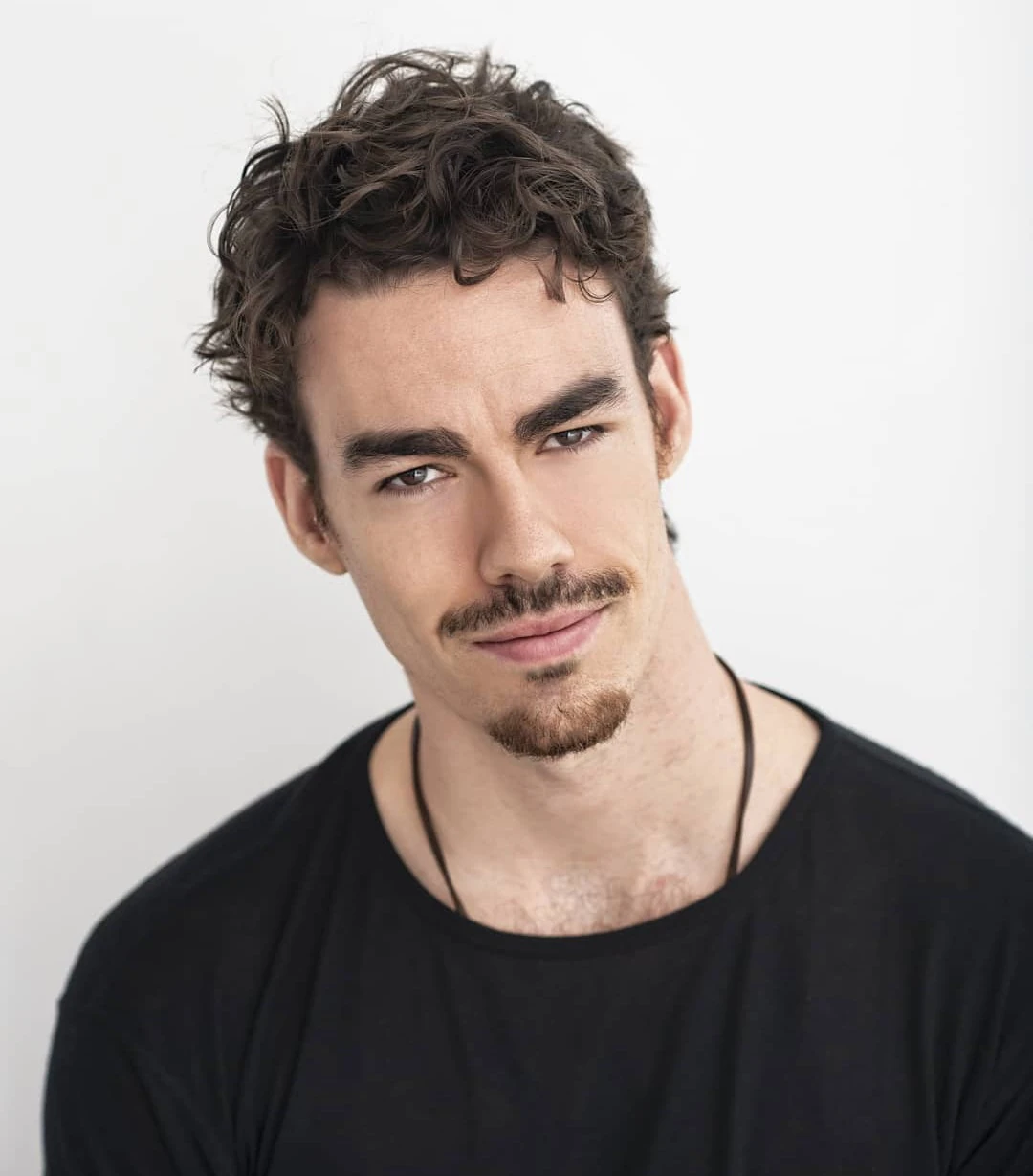 Javier Bañas | Doblaje España Wiki | Fandom