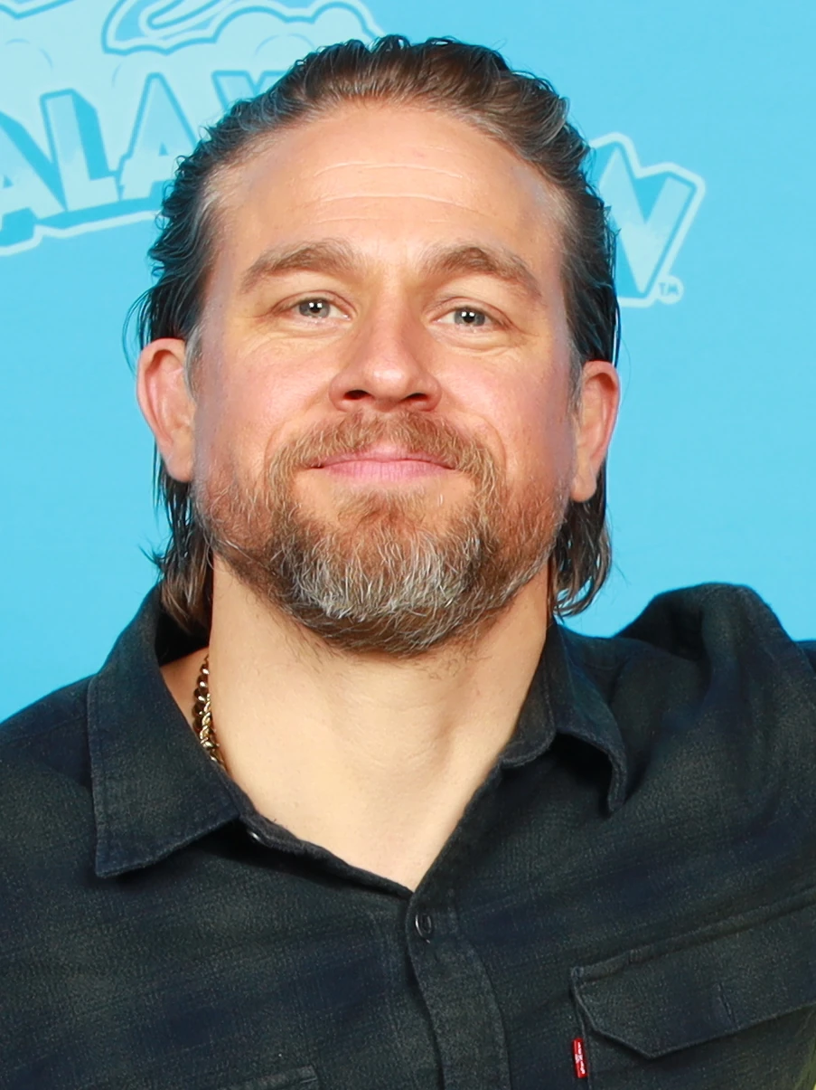 Charlie Hunnam | Wiki Doublage francophone | Fandom