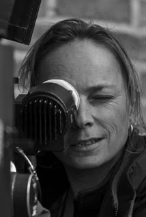 Oona Menges | WingNut Films Wiki | Fandom