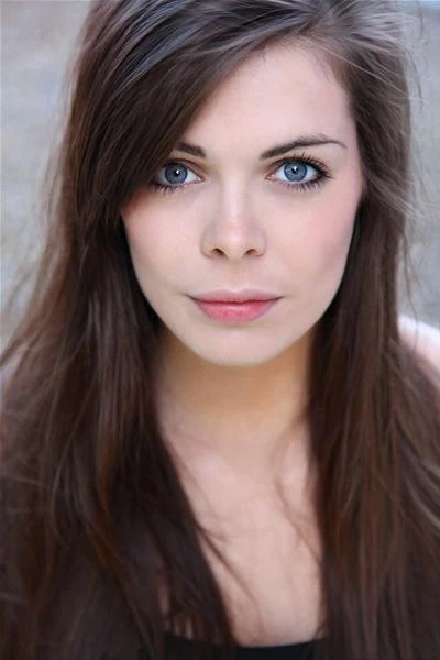 Anna McGarahan | Wizarding World Film Wiki | Fandom