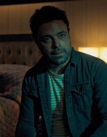 Roberto Navarro | Wolf Pack Wiki | Fandom