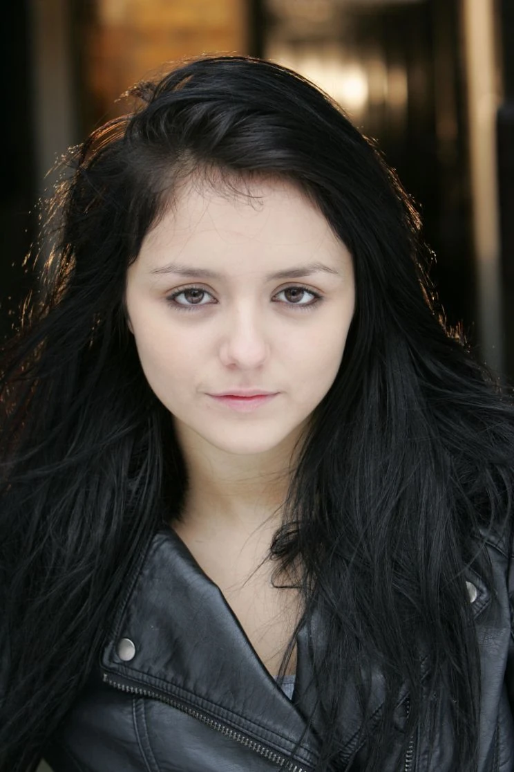Chloe Hesar | Wolfblood Wiki | Fandom