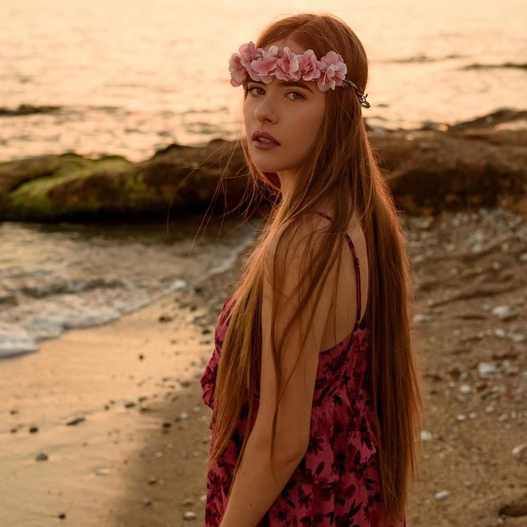 Astrela | Senos Wiki | Fandom