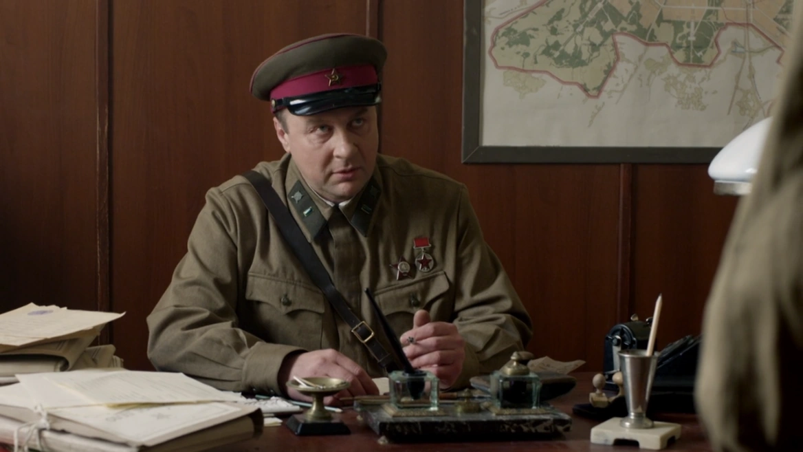 Kapitán (Red Dog) | WW2 Movie Characters Wiki | Fandom