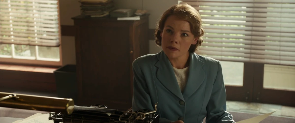 Receptionist | WW2 Movie Characters Wiki | Fandom