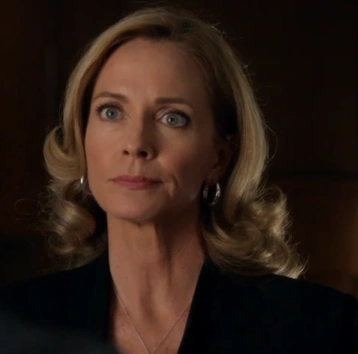 Moira Queen (Arrowverse) | Who’s Who In Comic Book Movies Wikia | Fandom