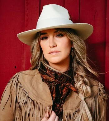 Lainey Wilson | Yellowstone Wiki | Fandom